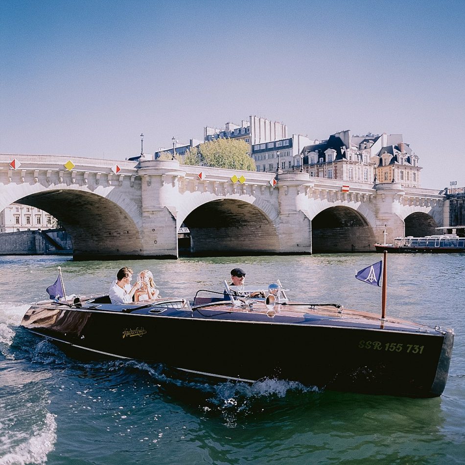 Cruising on a boat in Paris for your Pre-Wedding photos - Audrey